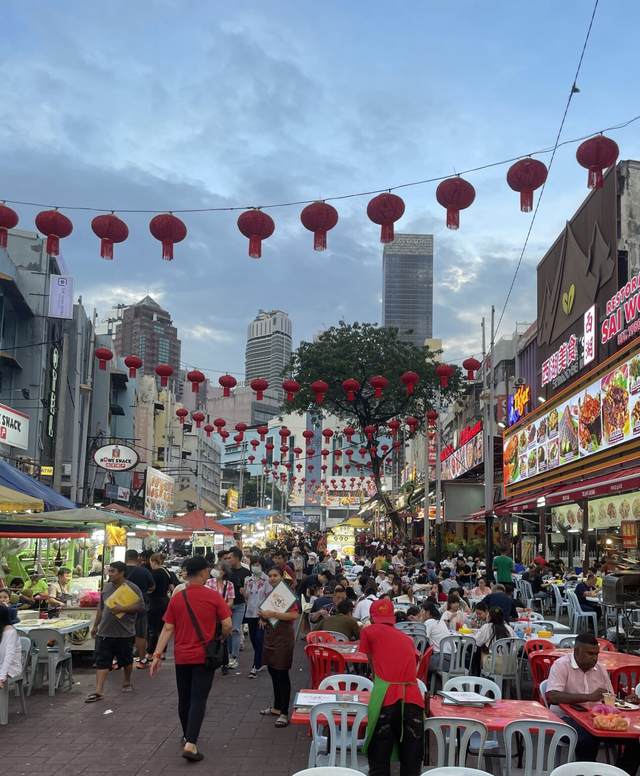 Jalan Alor Night Market In KL: Best Guide | Travel Hiatus